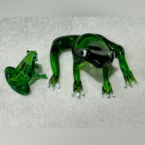 Art | Hand Blown Glass Frogs Larger With Bug Inside Belly Green Tree ...